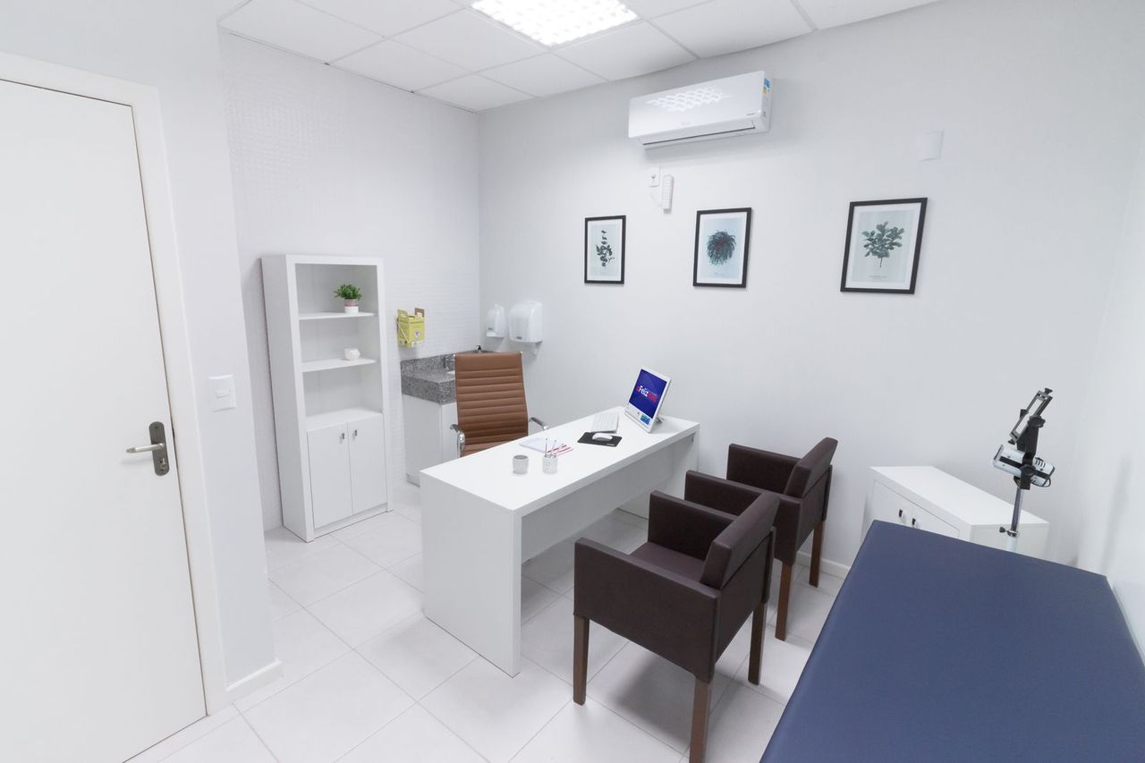 Dra. Naiana Confortin Ginecologista, Especialista em Ultrassonografia ...