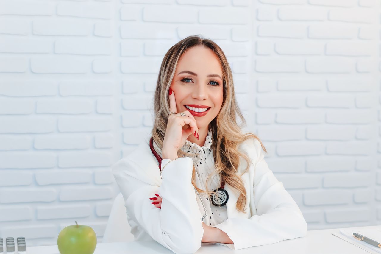 Dra. Karla Miura Generalista, Nutróloga, Endocrinologista, Volta ...