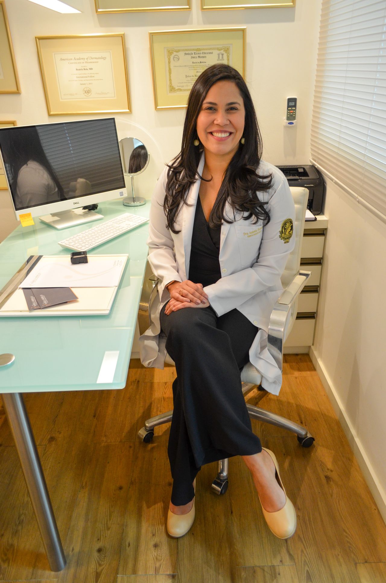 Dra. Isabella Rebello Endocrinologista, Médica clínica geral, Rio De ...